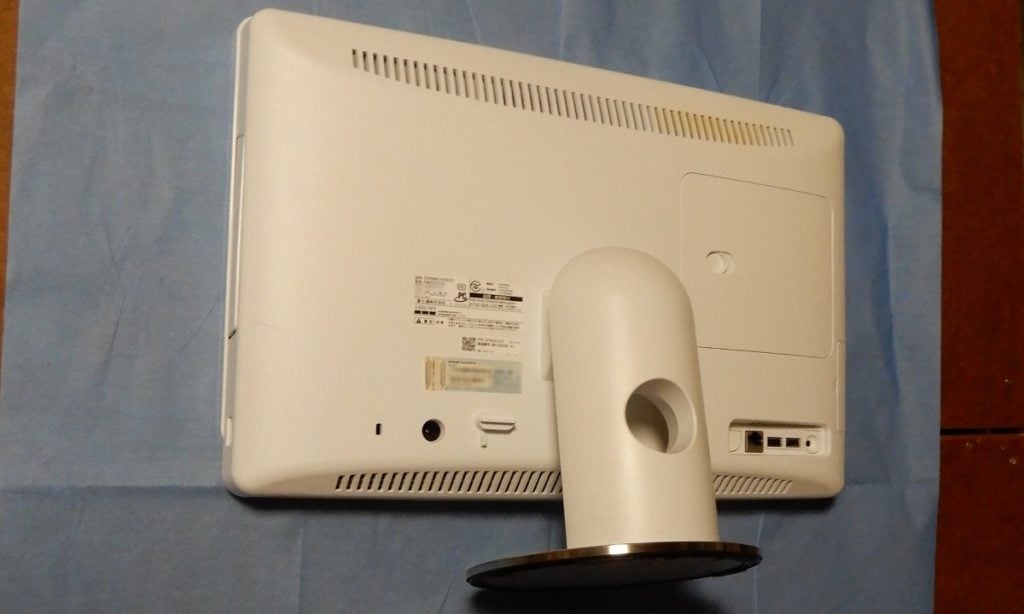 ESPRIMO FH55/CDのSSD換装とファン交換のための分解手順 | パソコンりかばり堂本舗